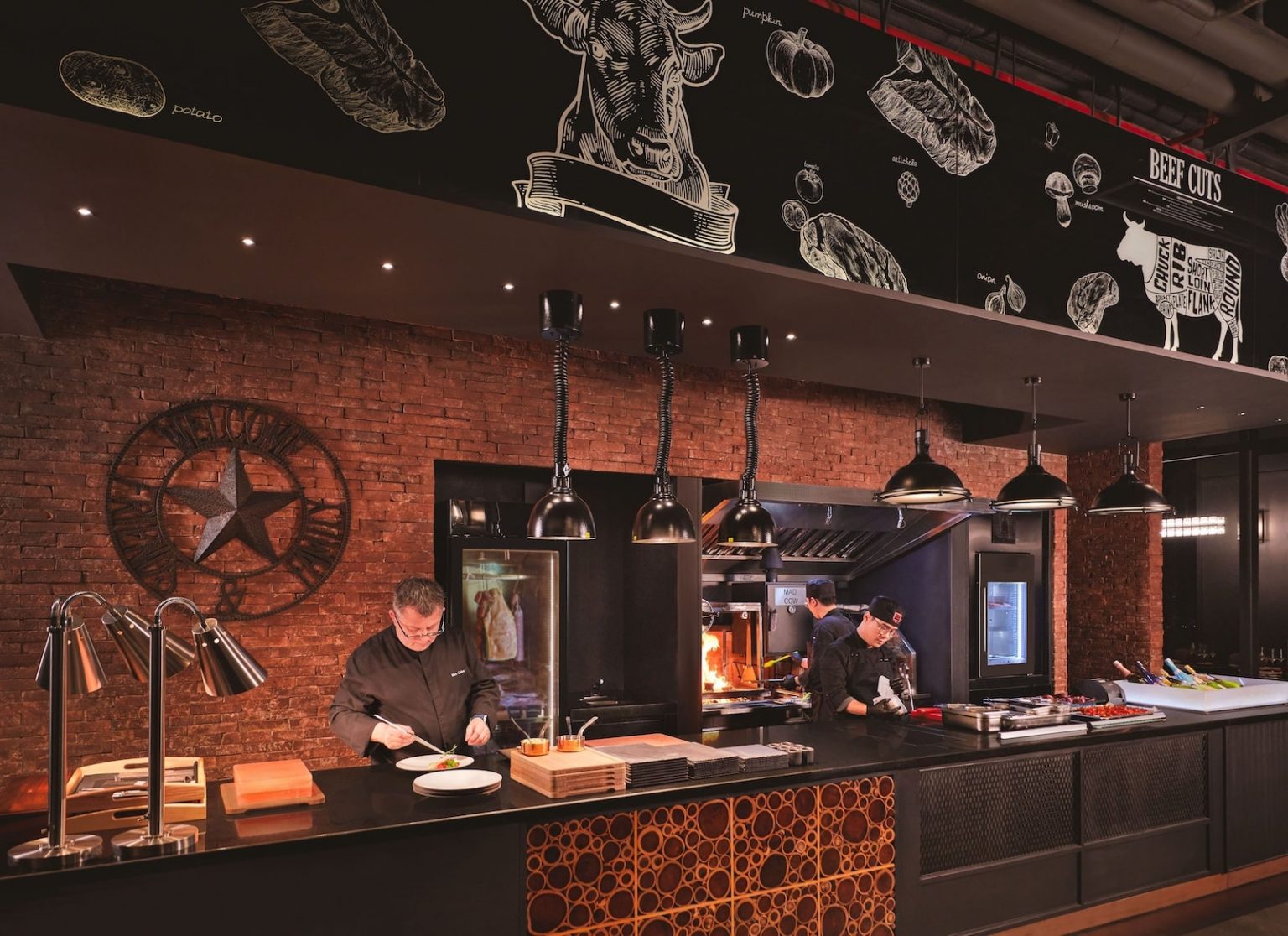 MAD COW WINE & GRILL the best steak house in Hai Phong